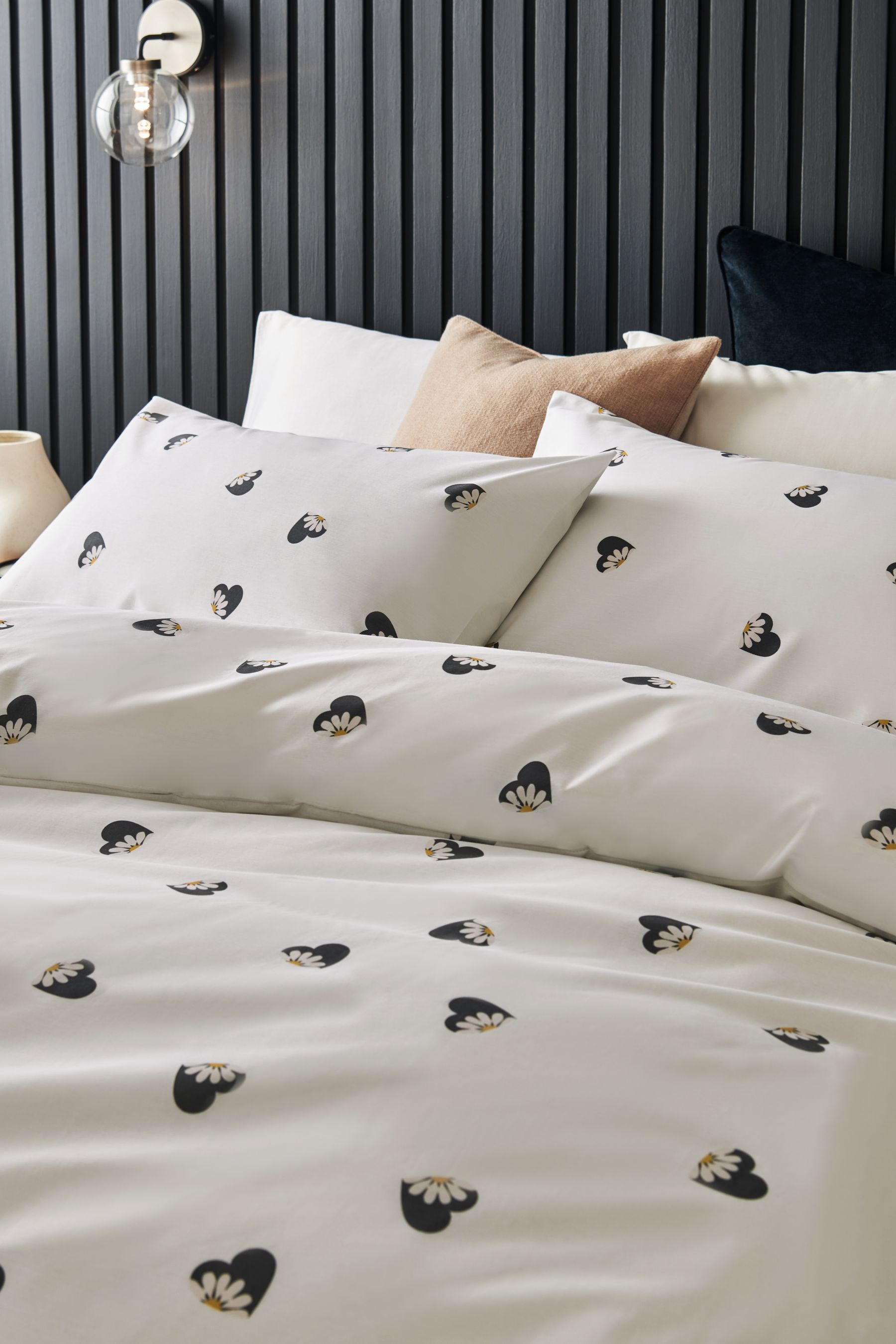 Buy 2 Pack Monochrome Daisy Heart Reversible Duvet Cover and Pillowcase ...