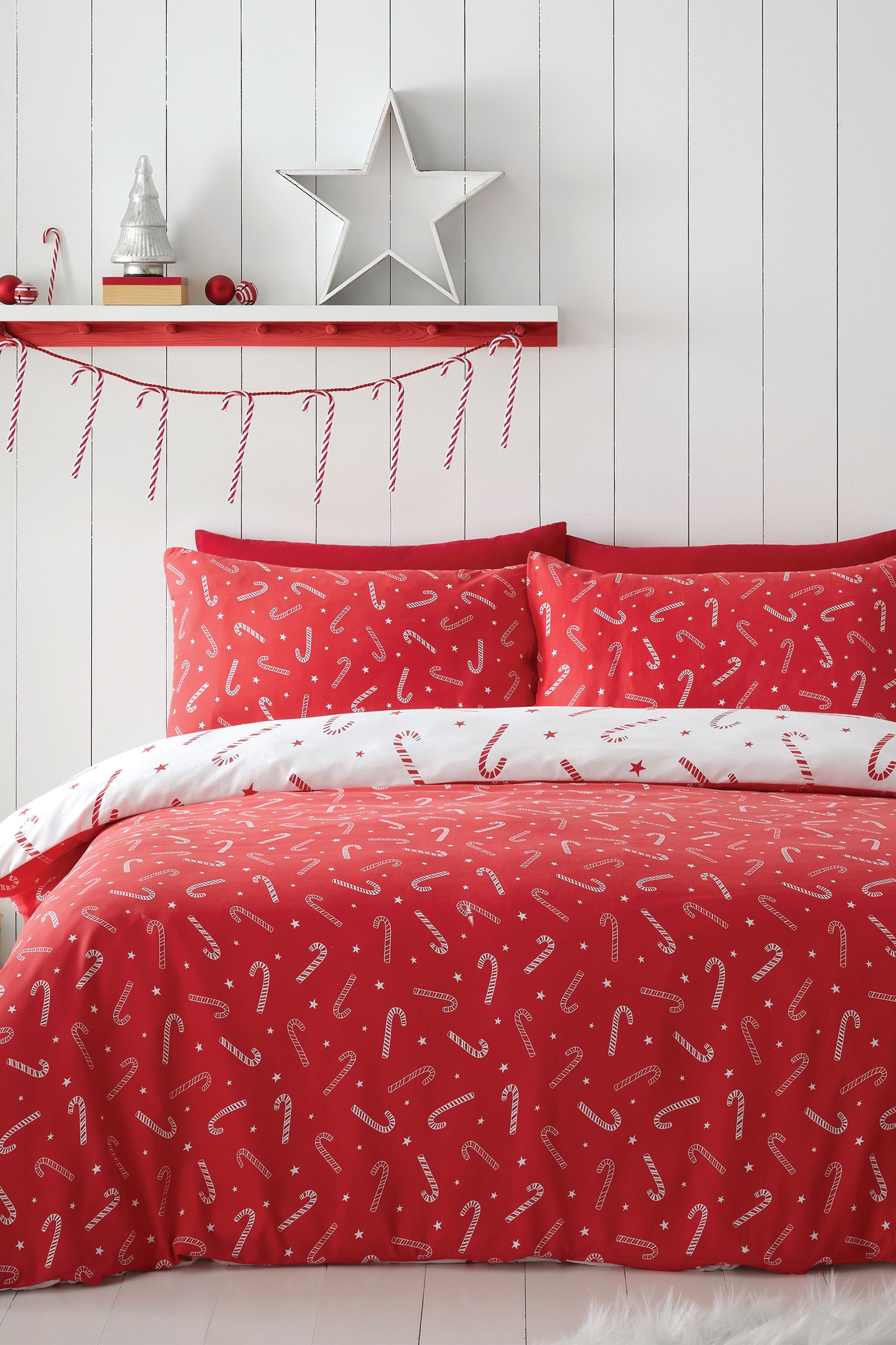 Buy Catherine Lansfield White Christmas Candy Cane Reversible Duvet ...