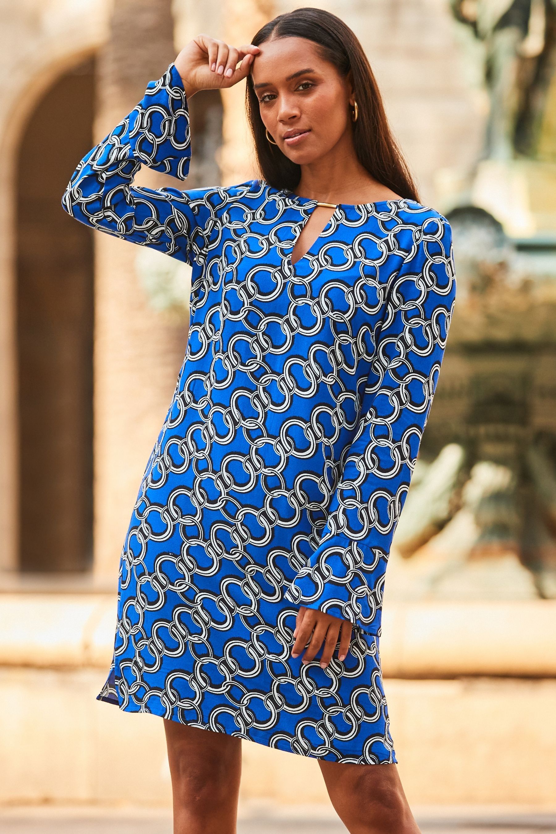 Buy Sosandar Blue Chain Print Gold Bar Tab Fluted Cuff Tunic from the ...