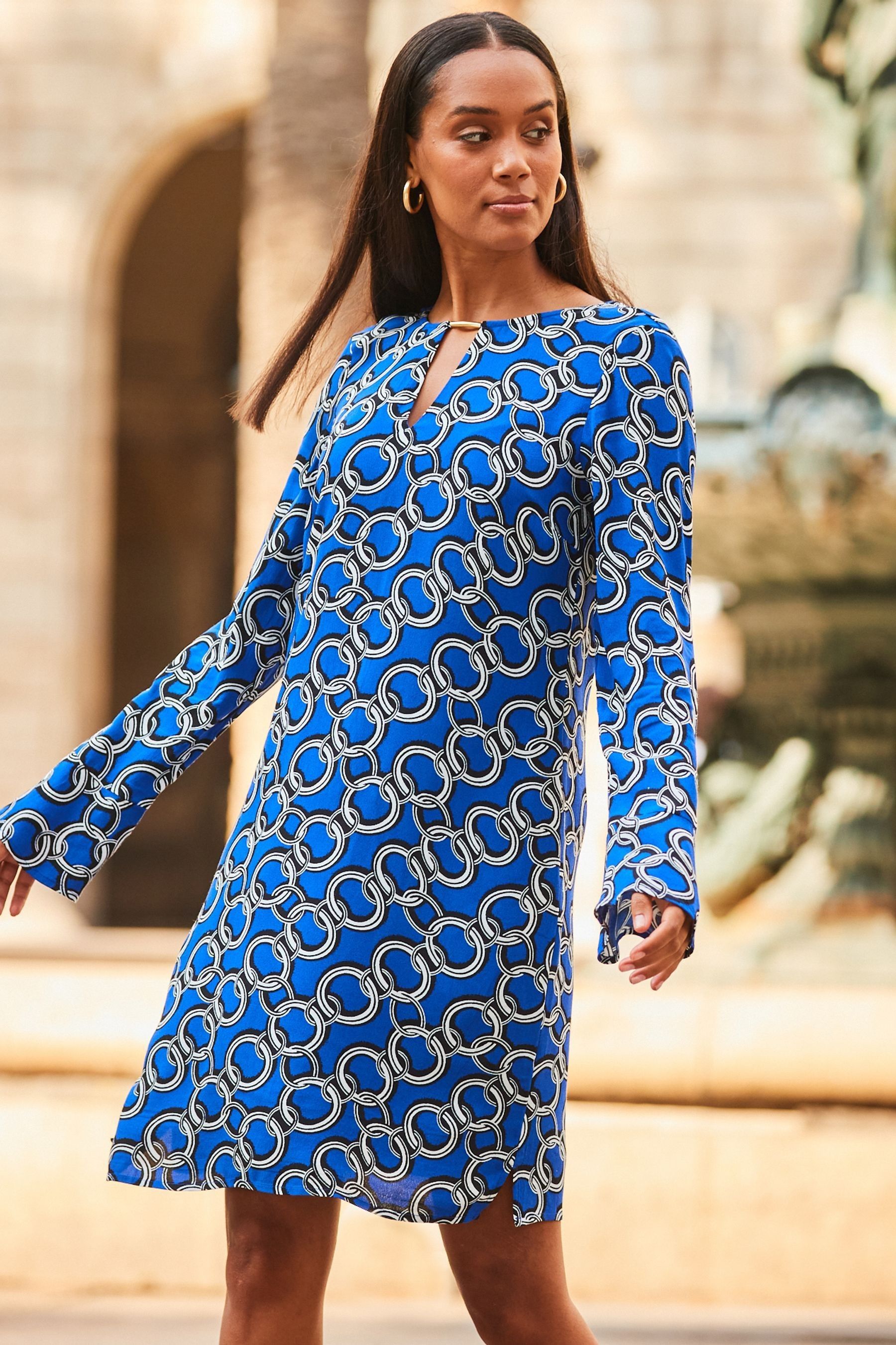 Buy Sosandar Blue Chain Print Gold Bar Tab Fluted Cuff Tunic from the ...