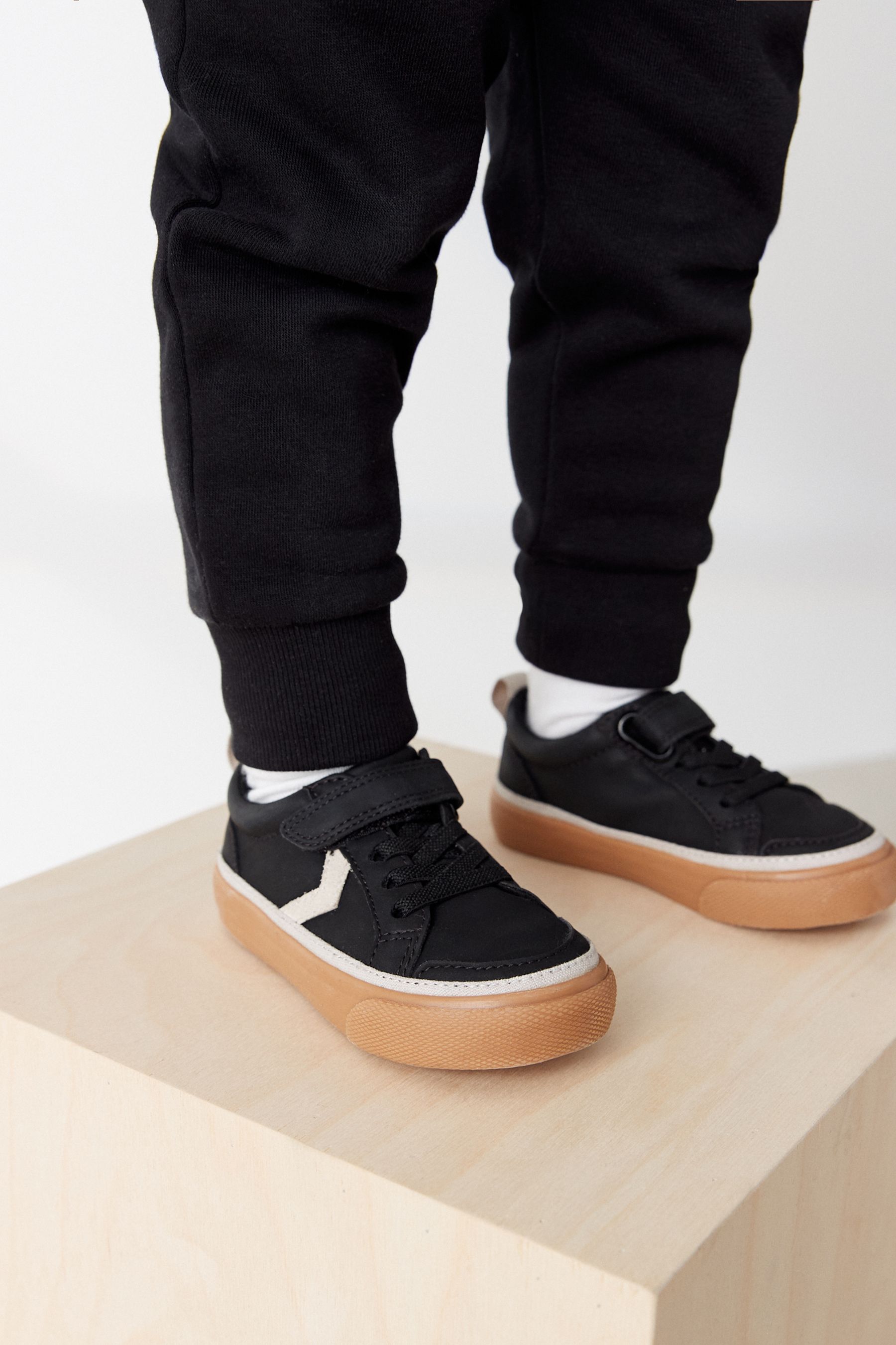 Buy Black Standard Fit (F) Touch Fastening Chevron Trainers from the ...