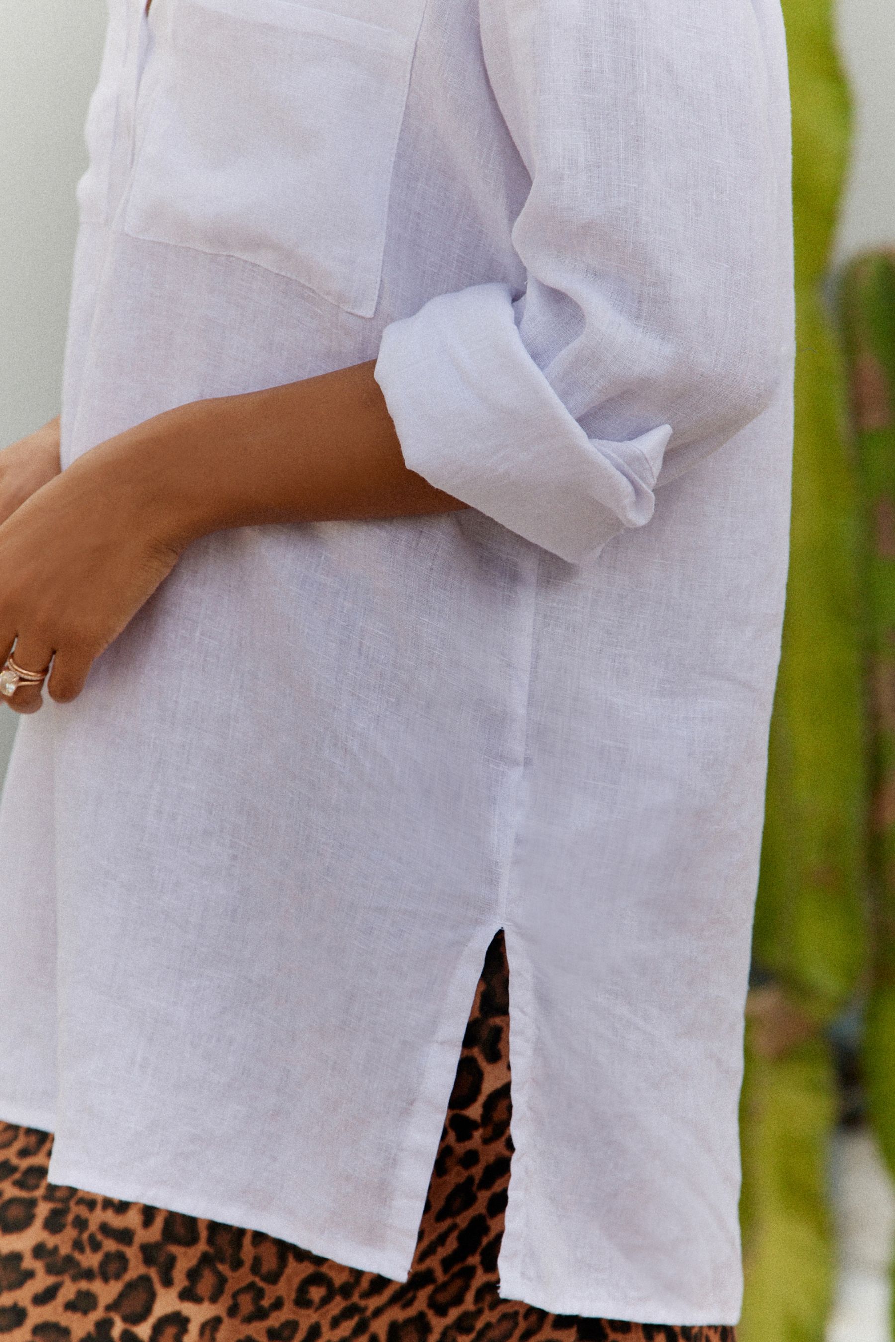 Buy White - Chemise 100% lin à manches longues from Next France