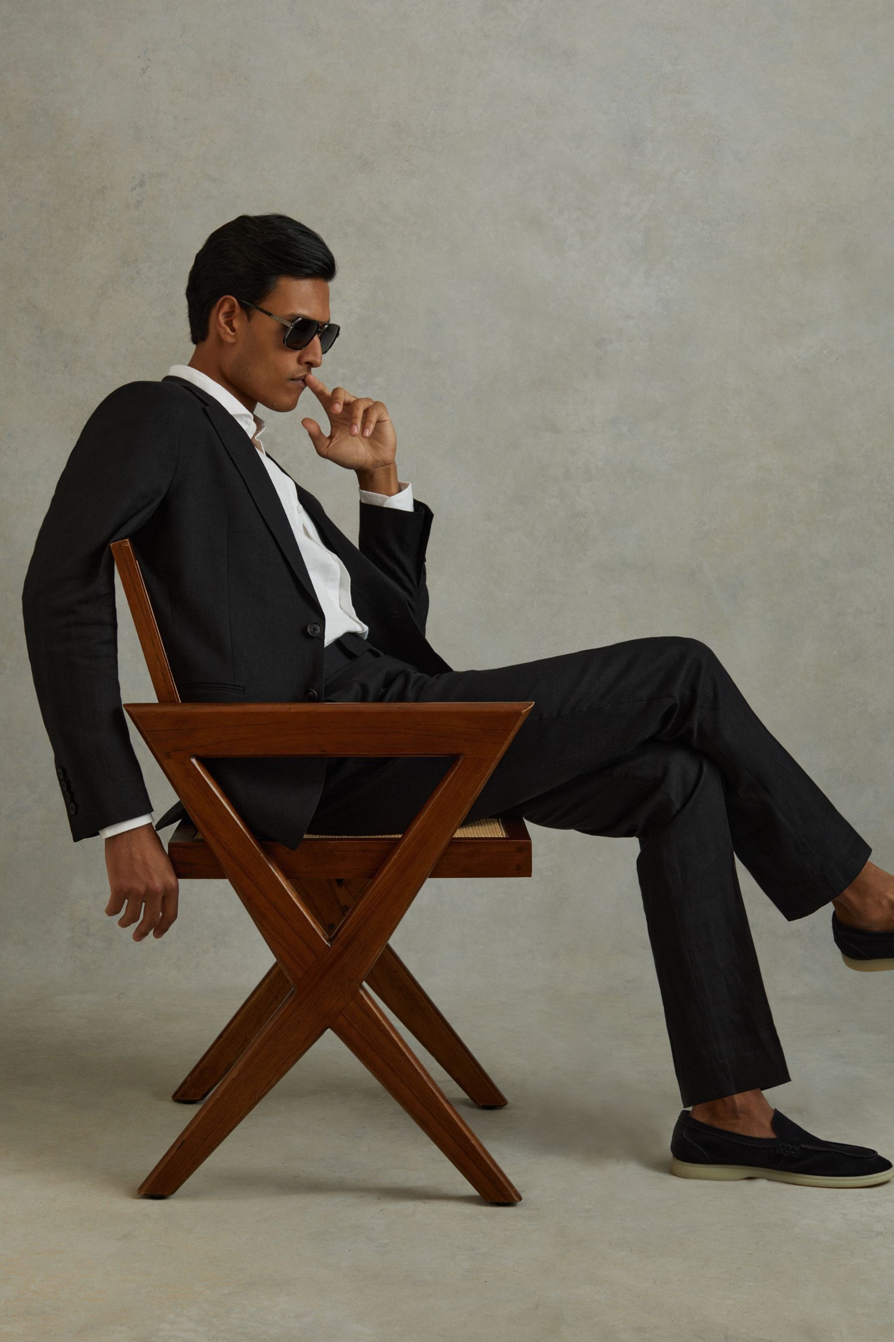 Buy Reiss Black Kin Single-Breasted Linen Suit Blazer Slim Fit from the ...