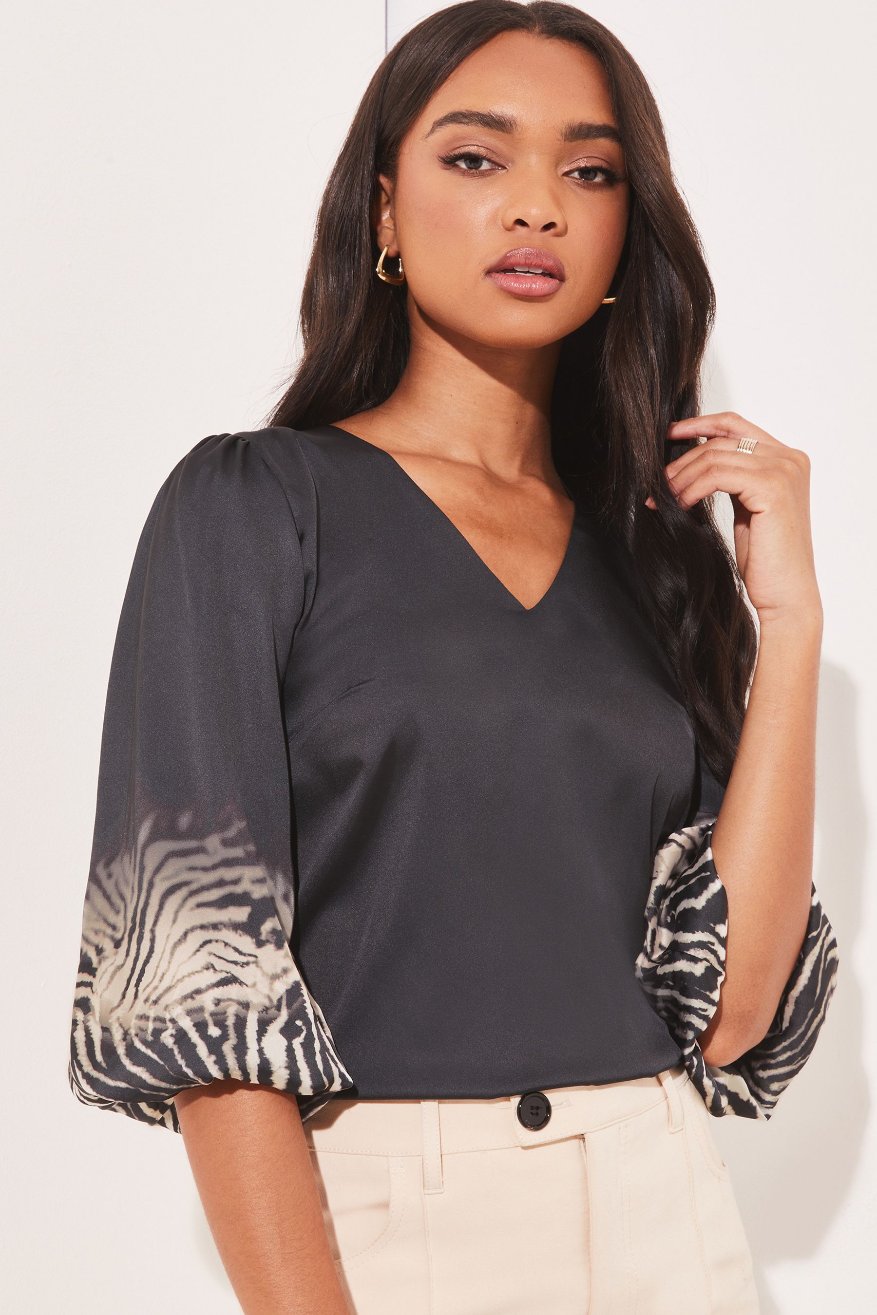 Buy Lipsy Black V Neck 3/4 Puff Sleeve Print Top from Next United Arab ...