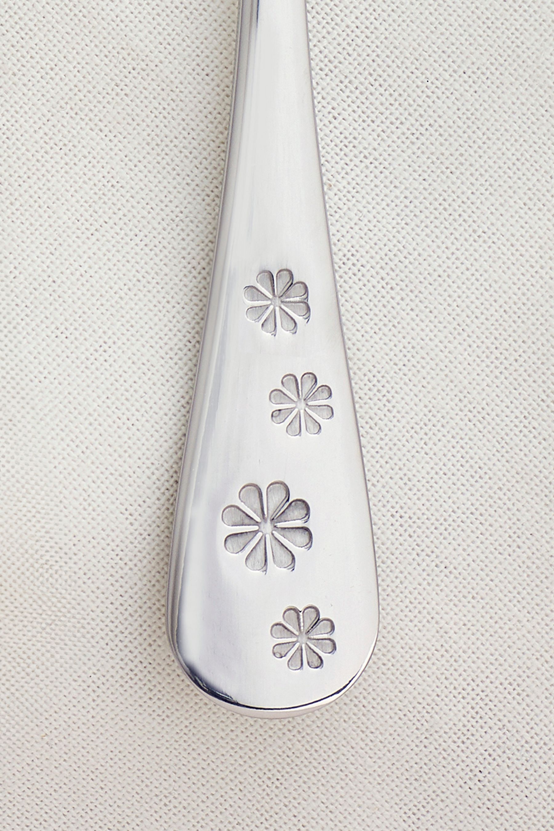 Buy 16 Piece Silver Daisy Cutlery Set from the Next UK online shop