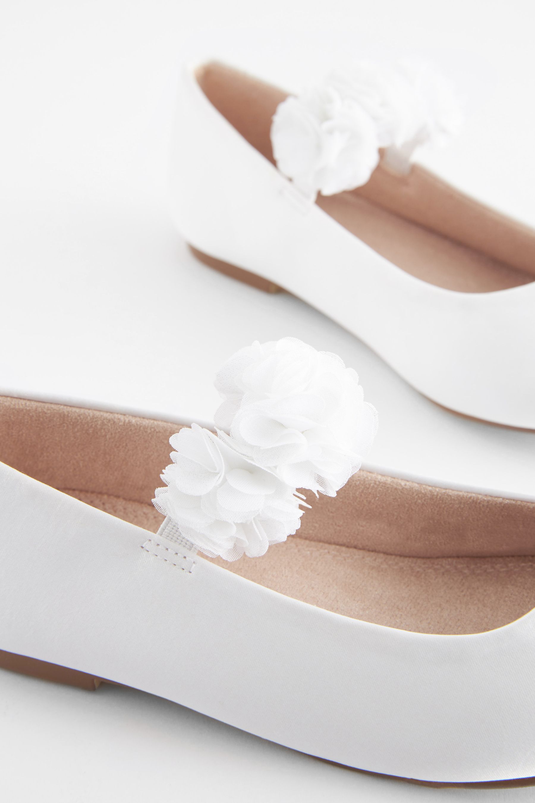 Buy White Standard Fit (F) Stain Resistant Corsage Flower Occasion ...