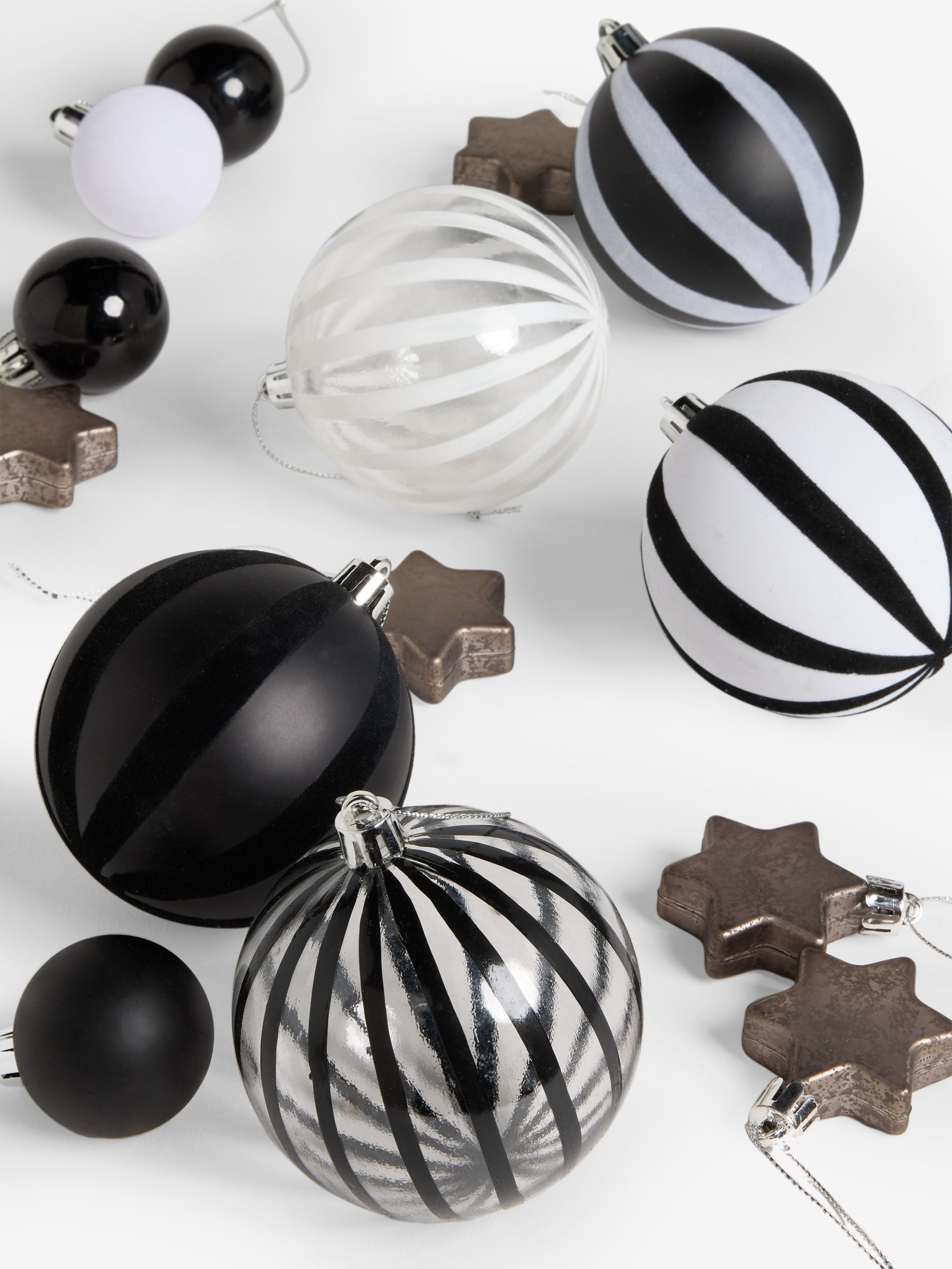 Buy 50 Pack Black White Shatterproof Christmas Baubles from Next Austria