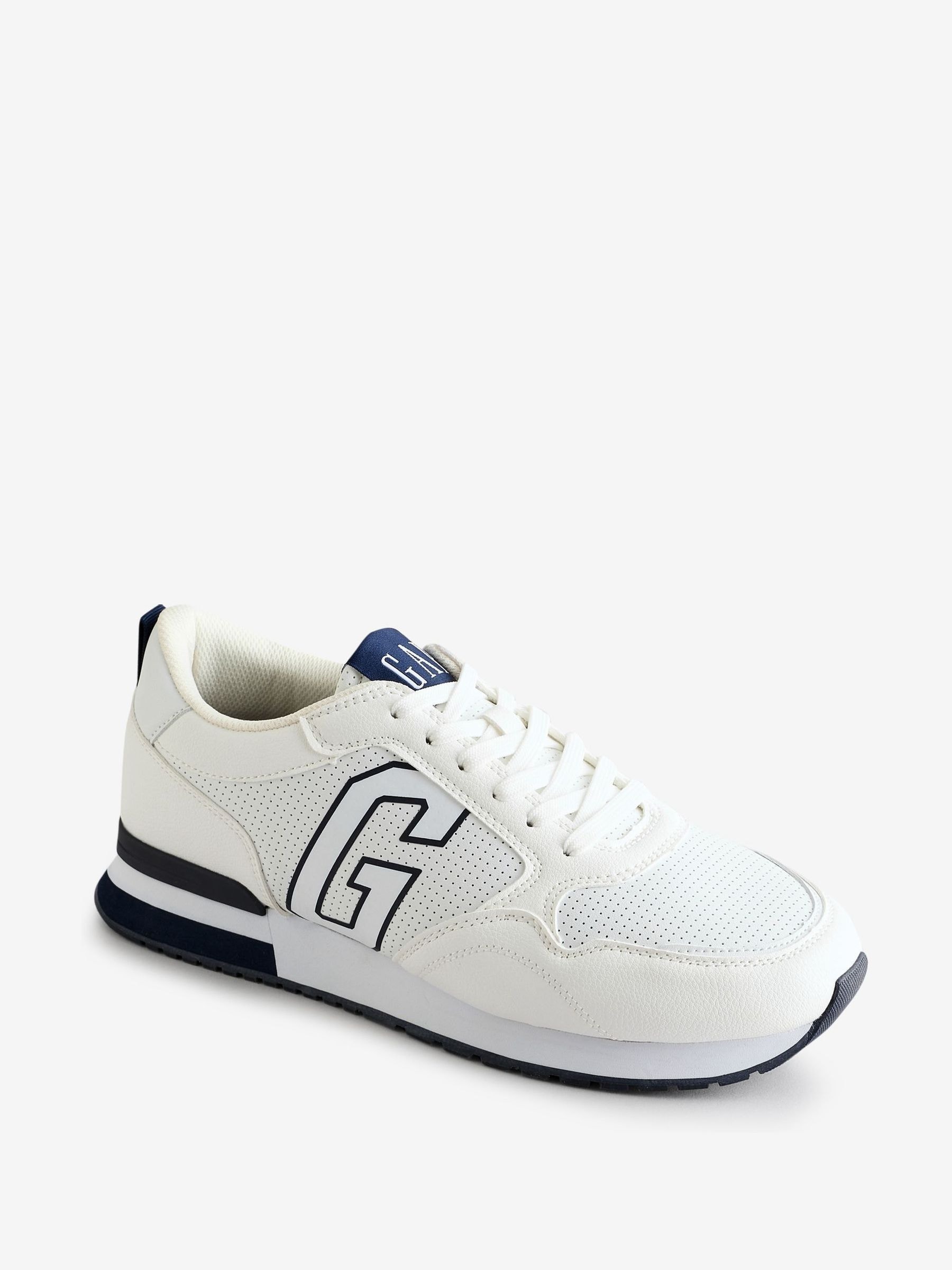 Gap tennis shoes store