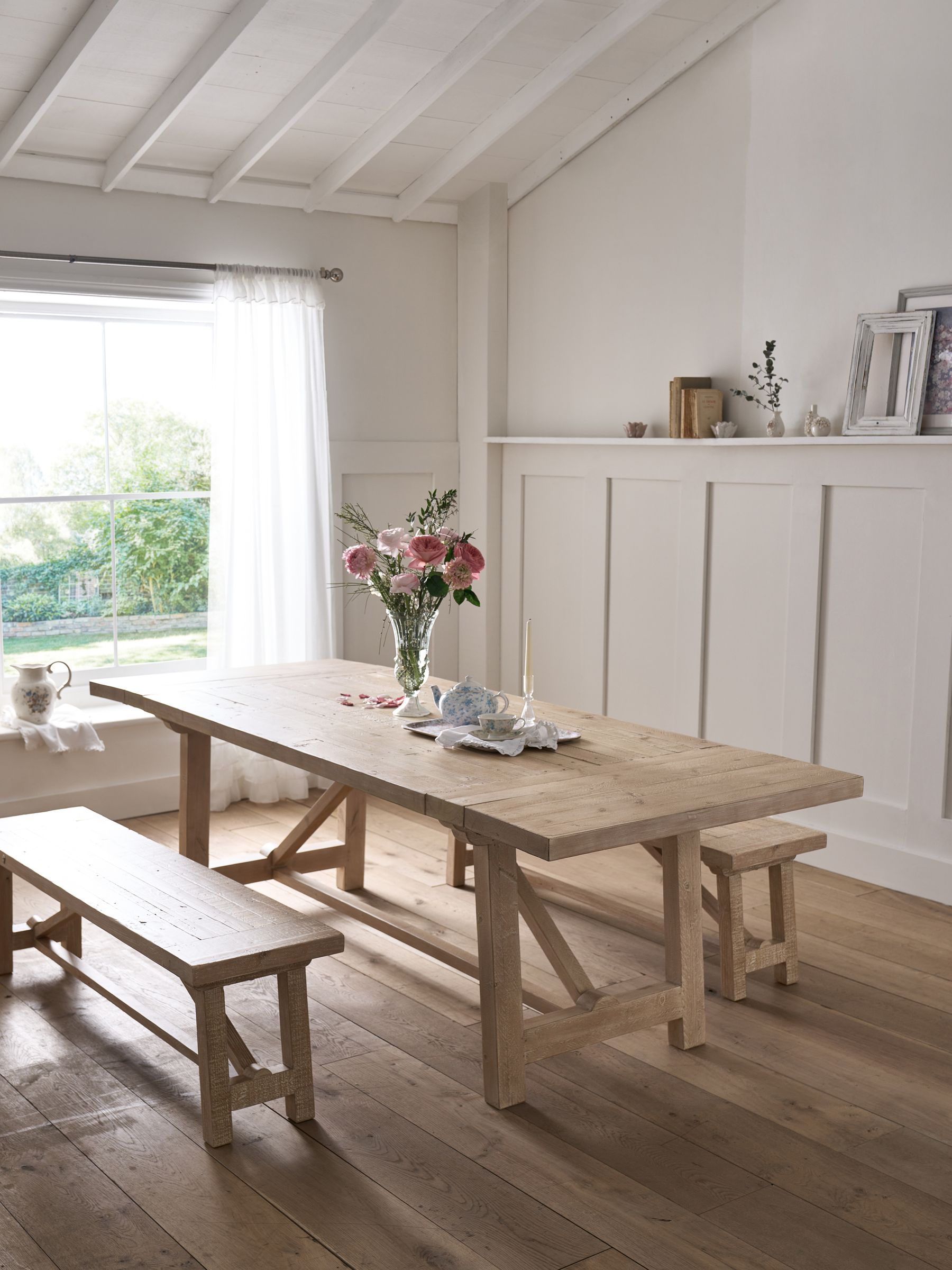 Ashwell extendable dining table store