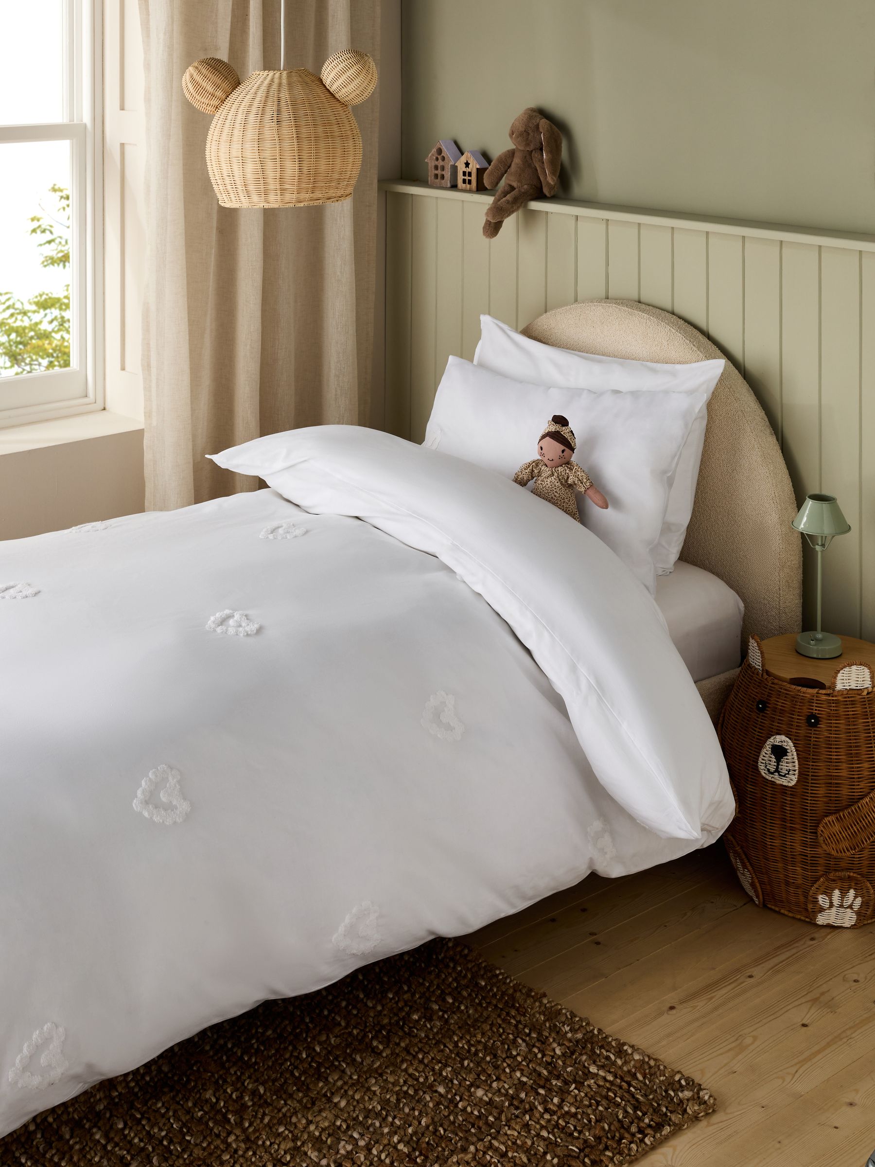White tufted bed set store