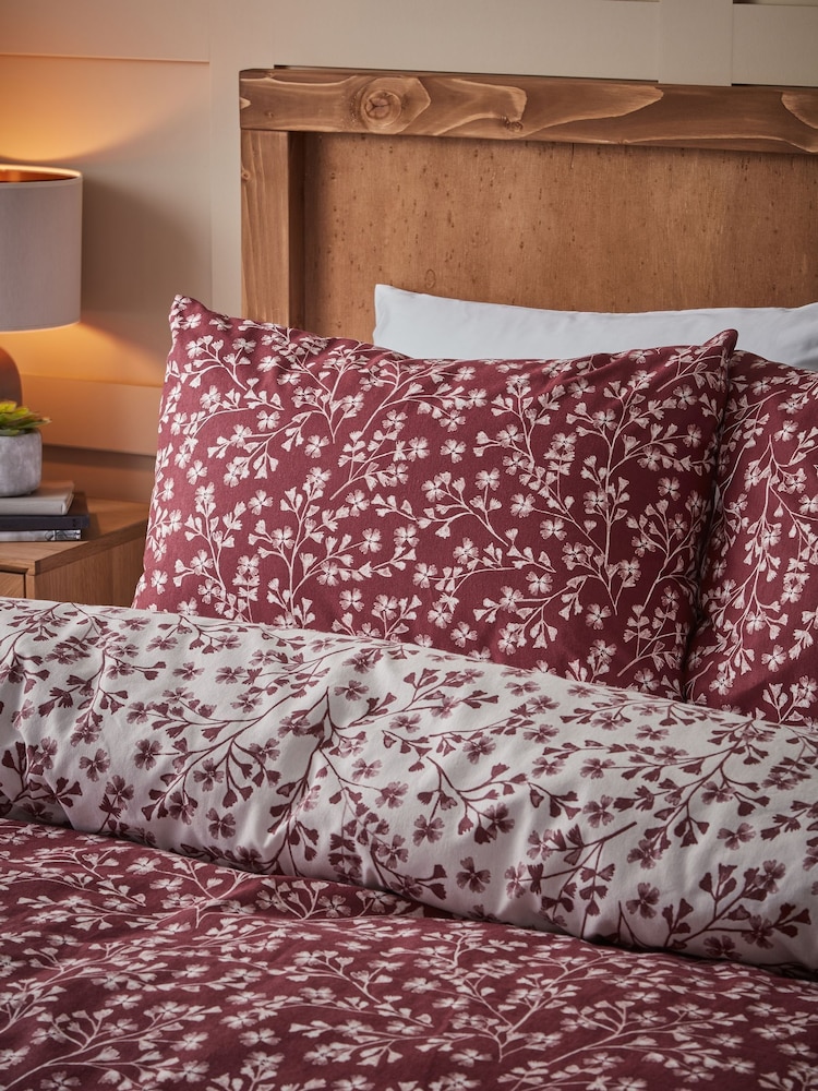 red patterned duvet sets
