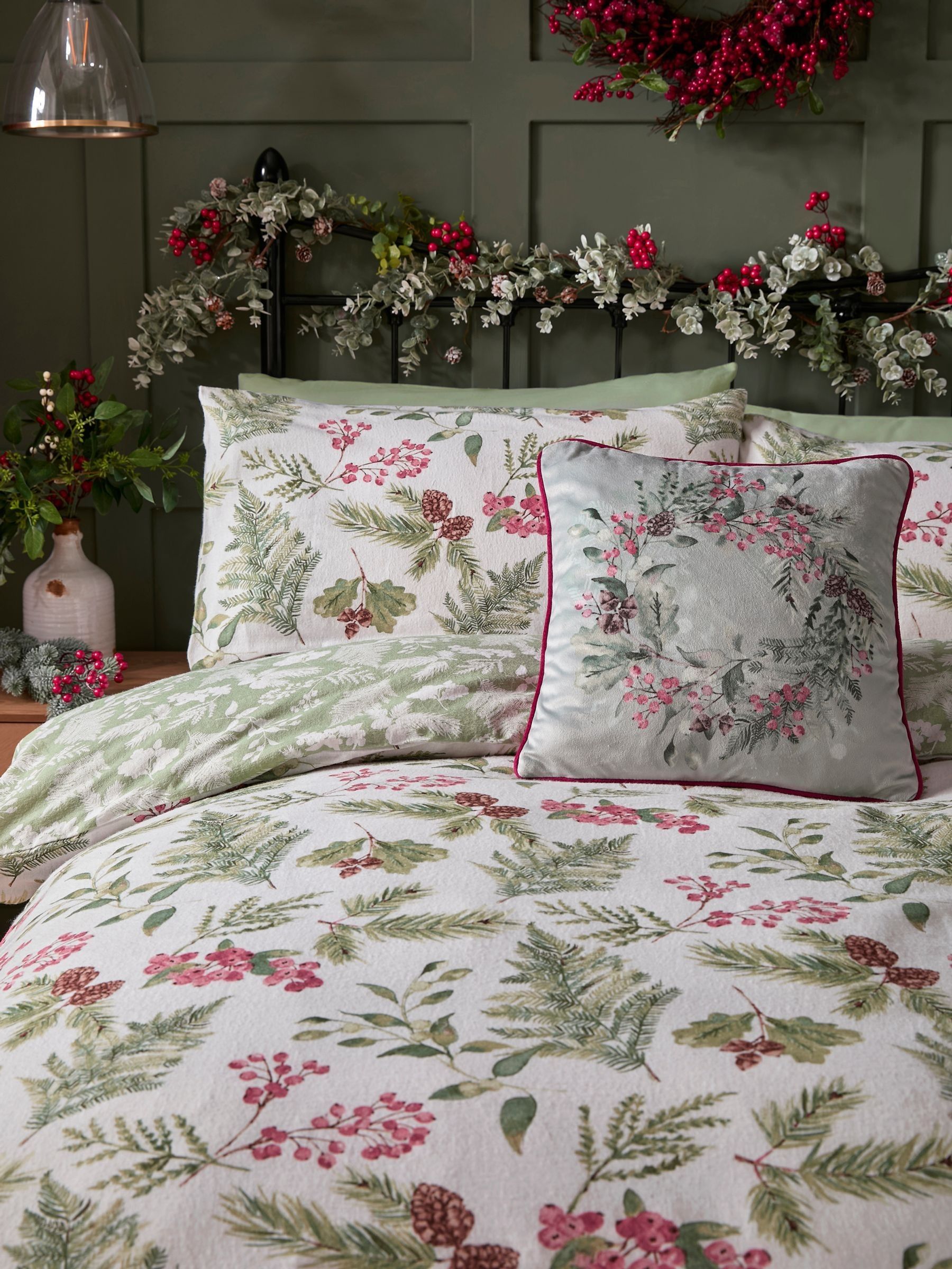 Buy Dreams & Drapes Green Winter Sprigs 100% Cotton Duvet Cover Set ...