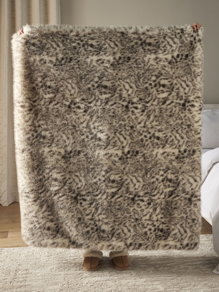 snow leopard pattern blanket