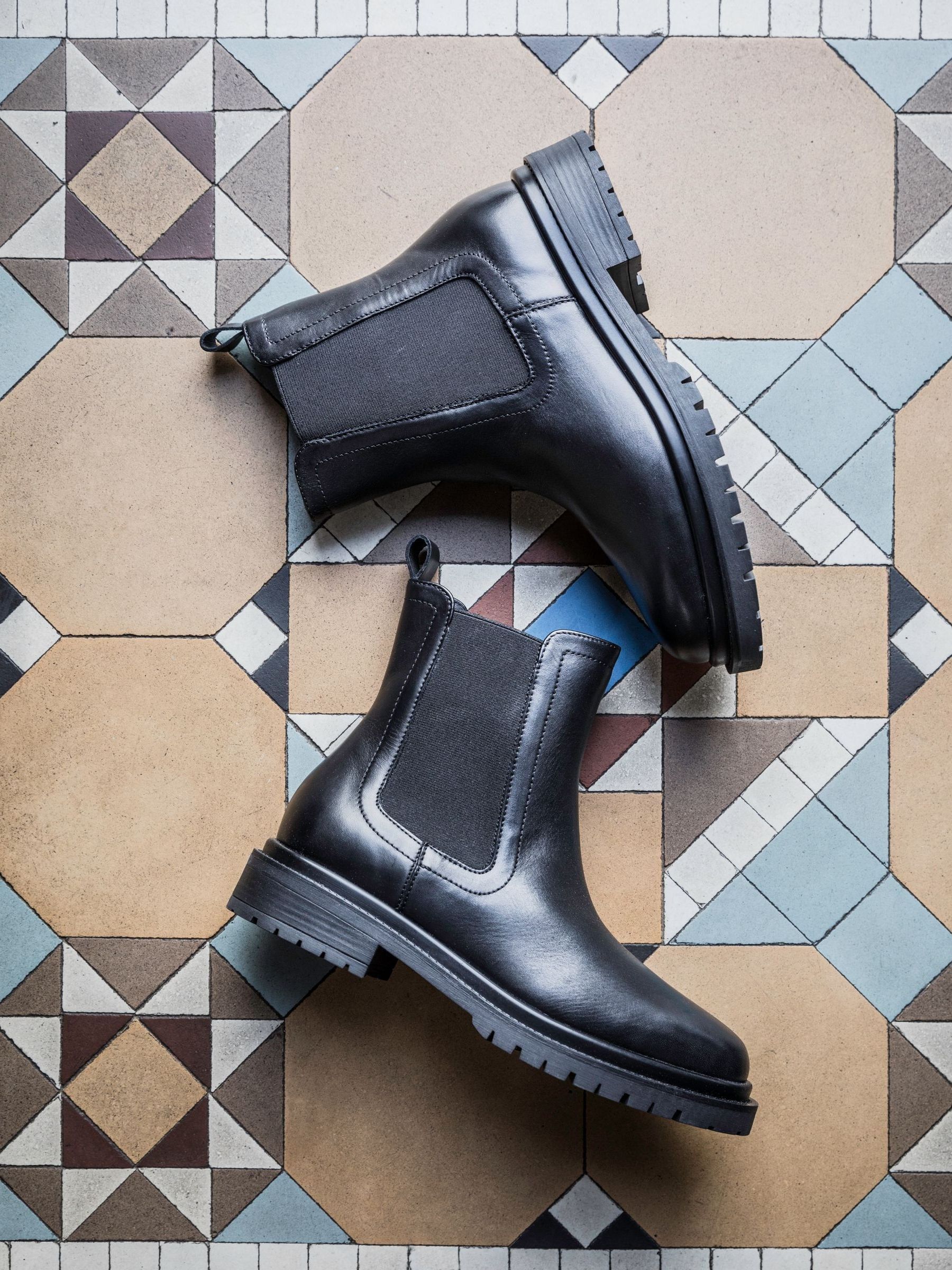 Buy Jones Bootmaker Chrome Black Kefalonia Leather Chelsea Boots from ...