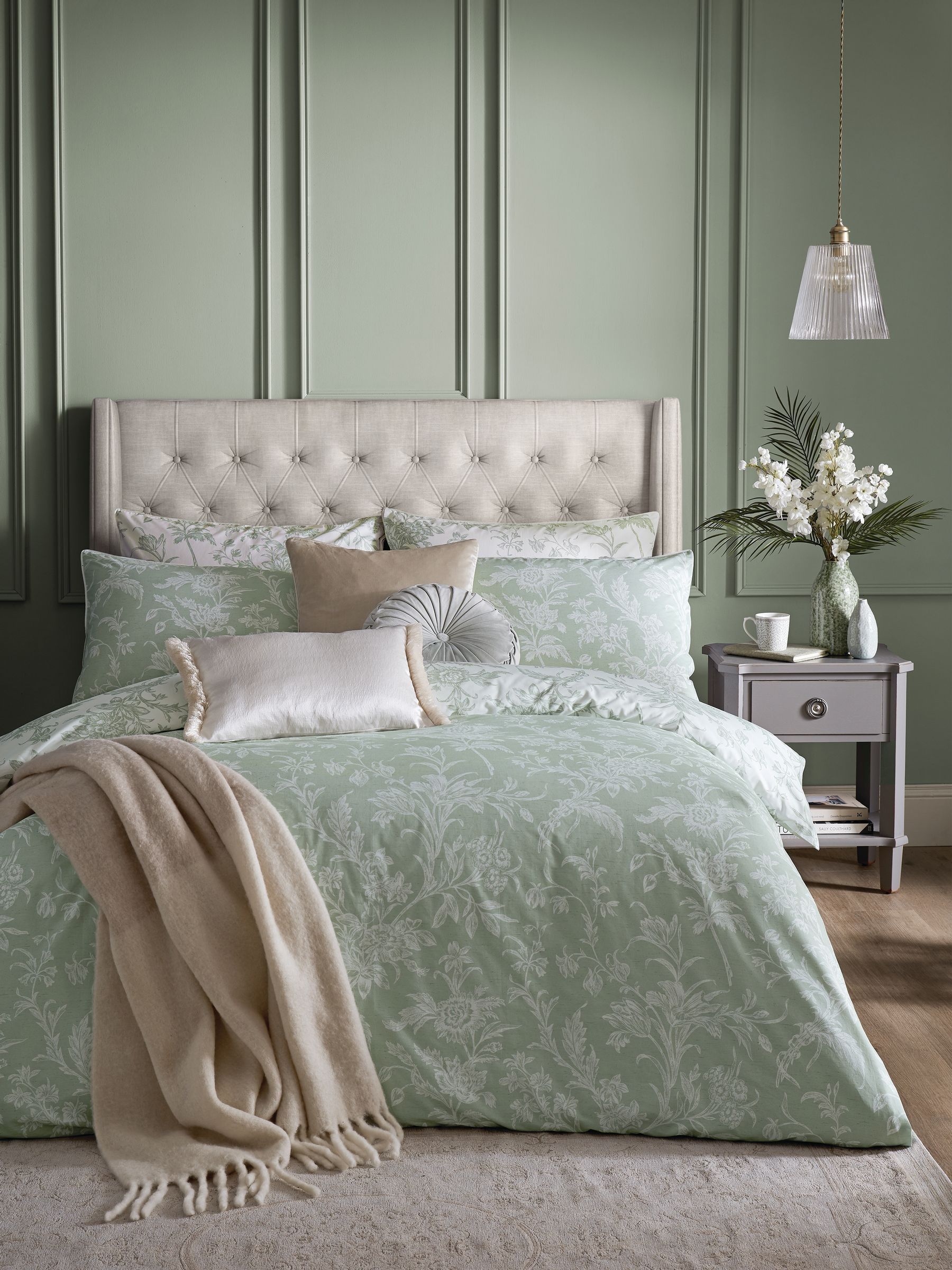 Laura Ashley Green Sage 100% Cotton Lloyd Duvet Cover and Pillowcase ...