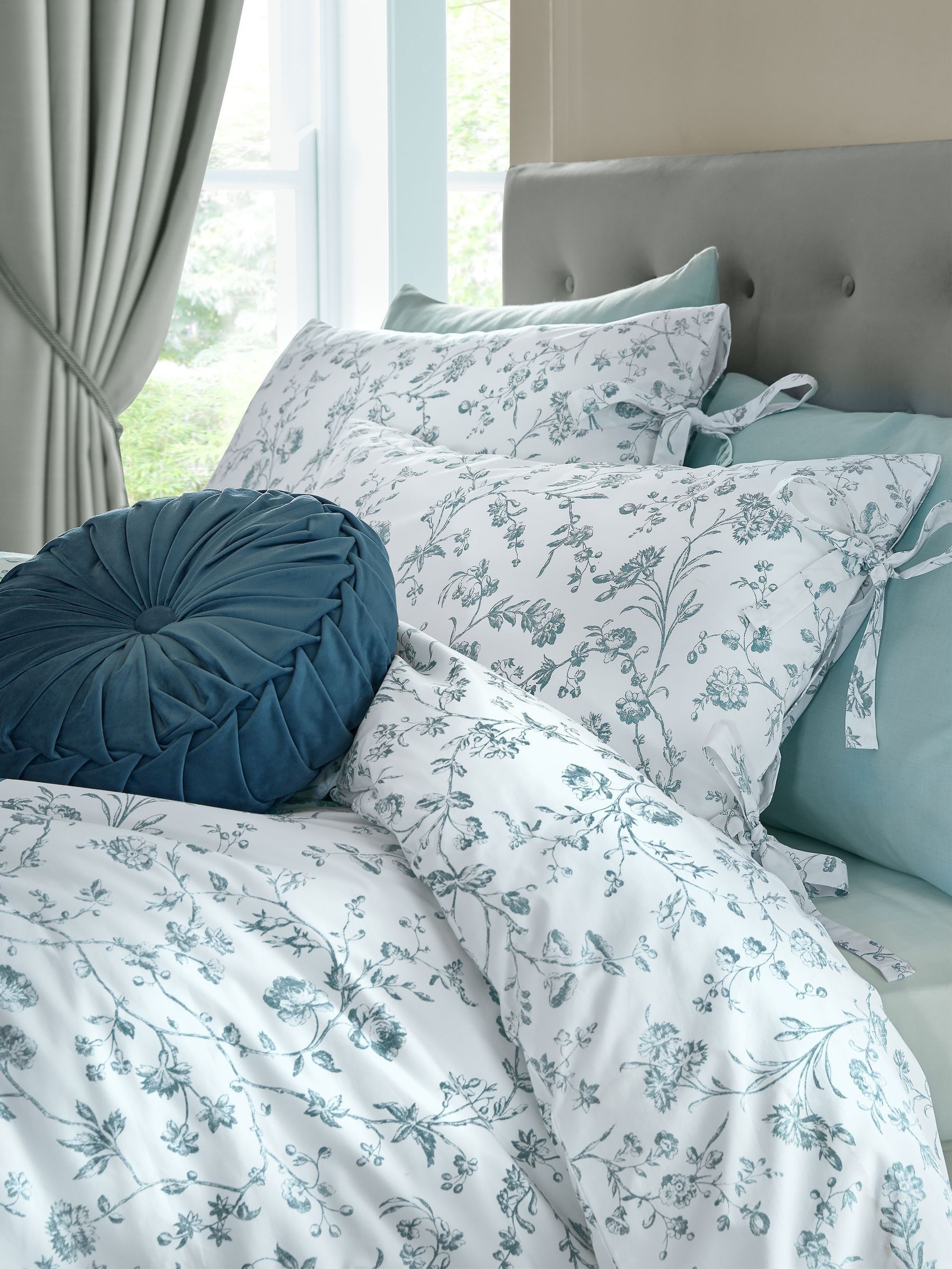 Laura Ashley Blue Seaspray 200 Thread Count Aria Duvet Cover and ...
