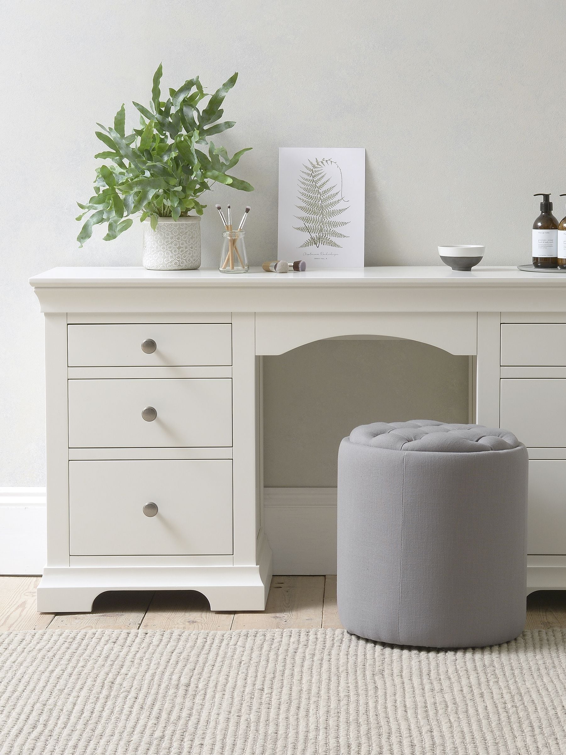 Chantilly white dressing table store