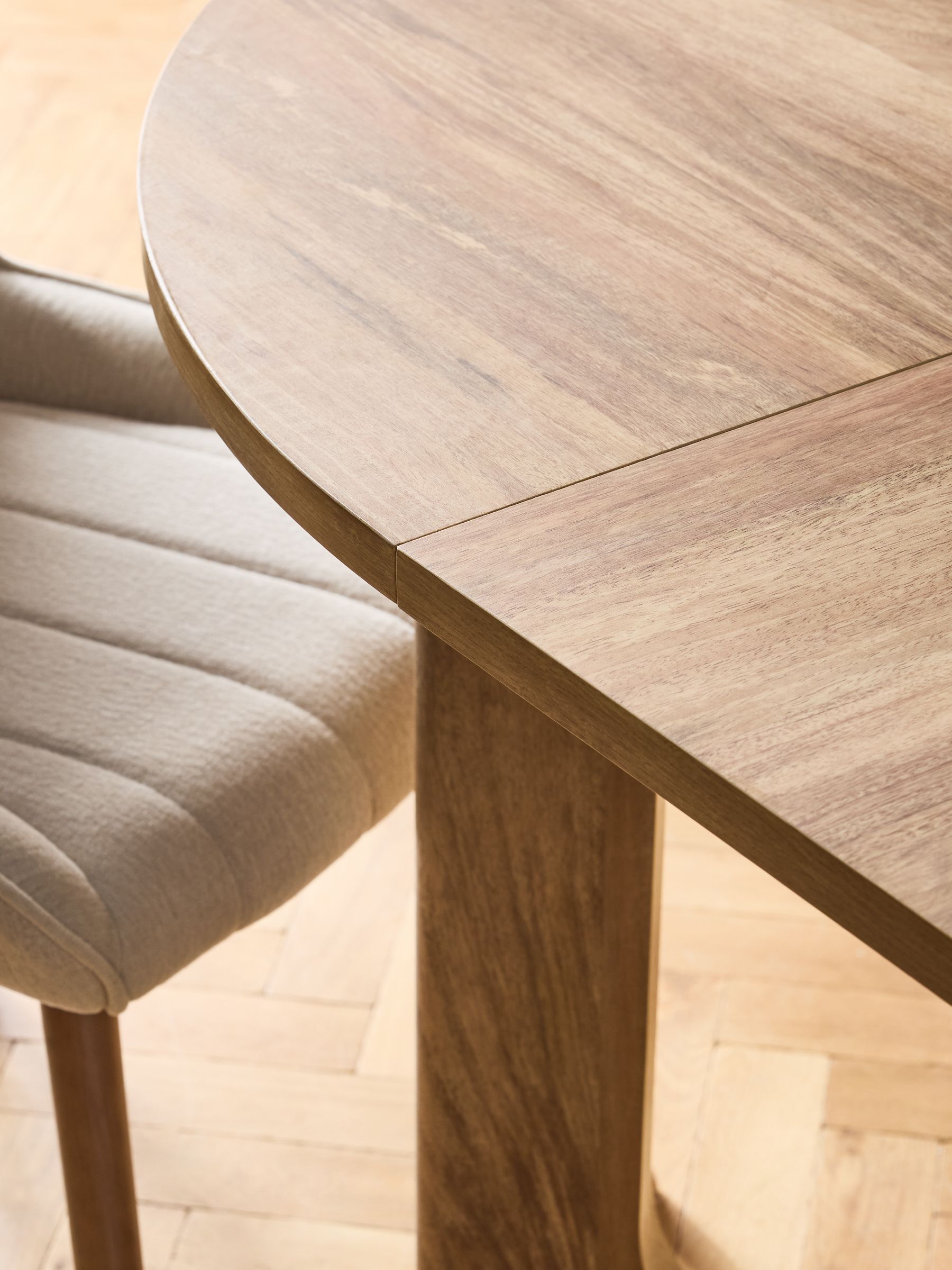 Buy Natural Arches 4 to 6 Seater Round Extending Dining Table from the ...