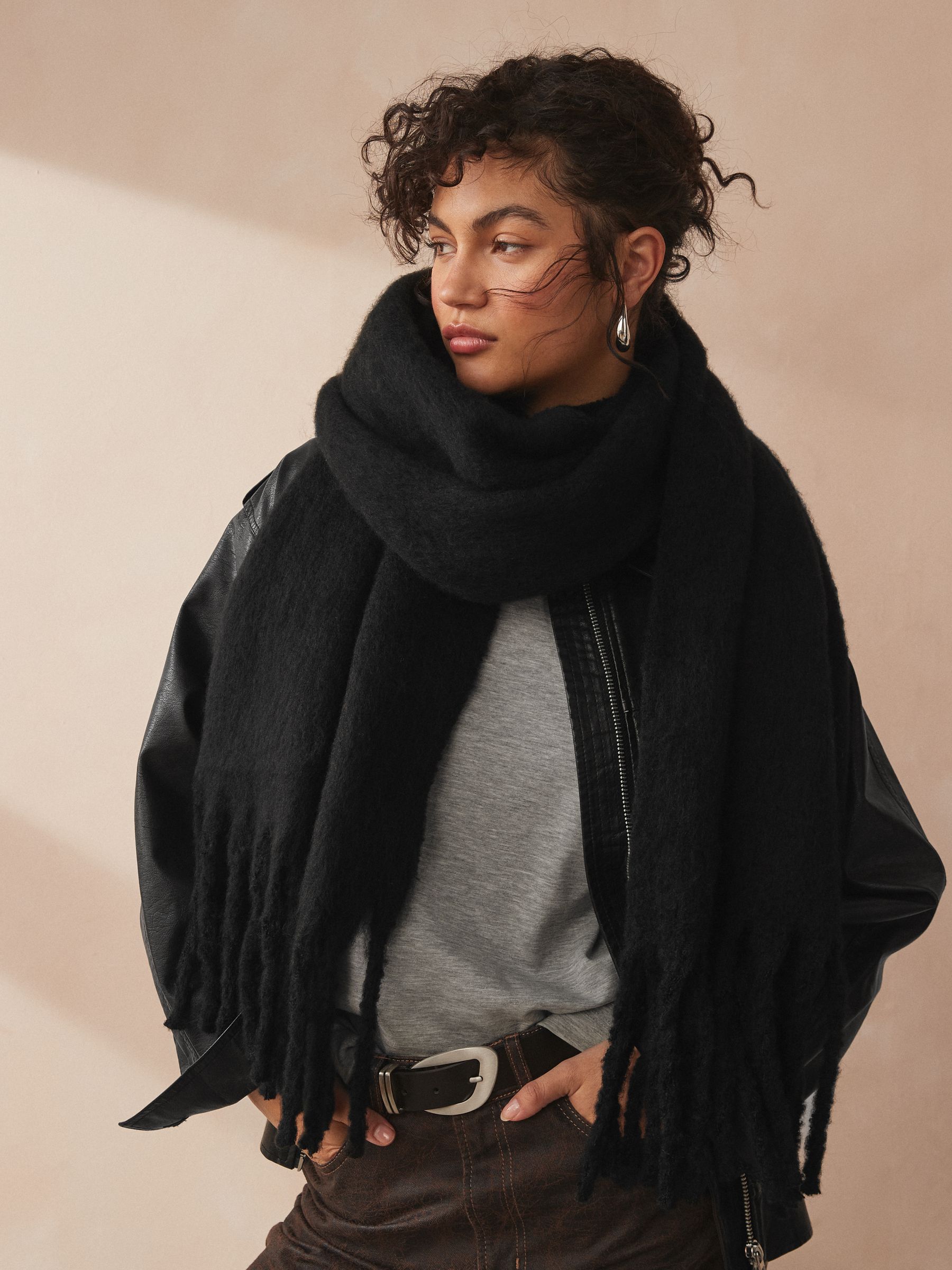 Buy Black Heavyweight Brushed Blanket Scarf from Next Saudi Arabia