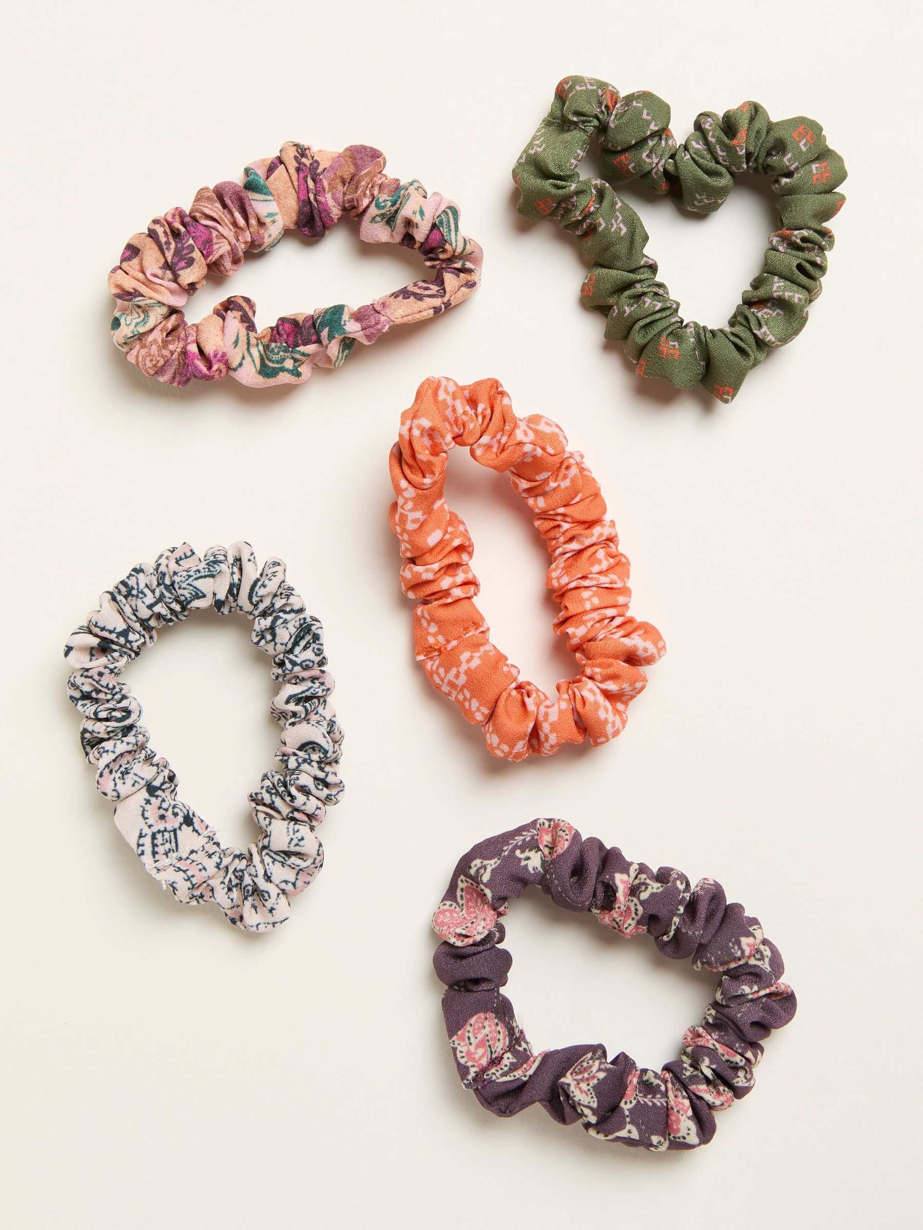 Buy FatFace Multi 5 Pack Lost & Found Printed Scrunchies from the Next ...