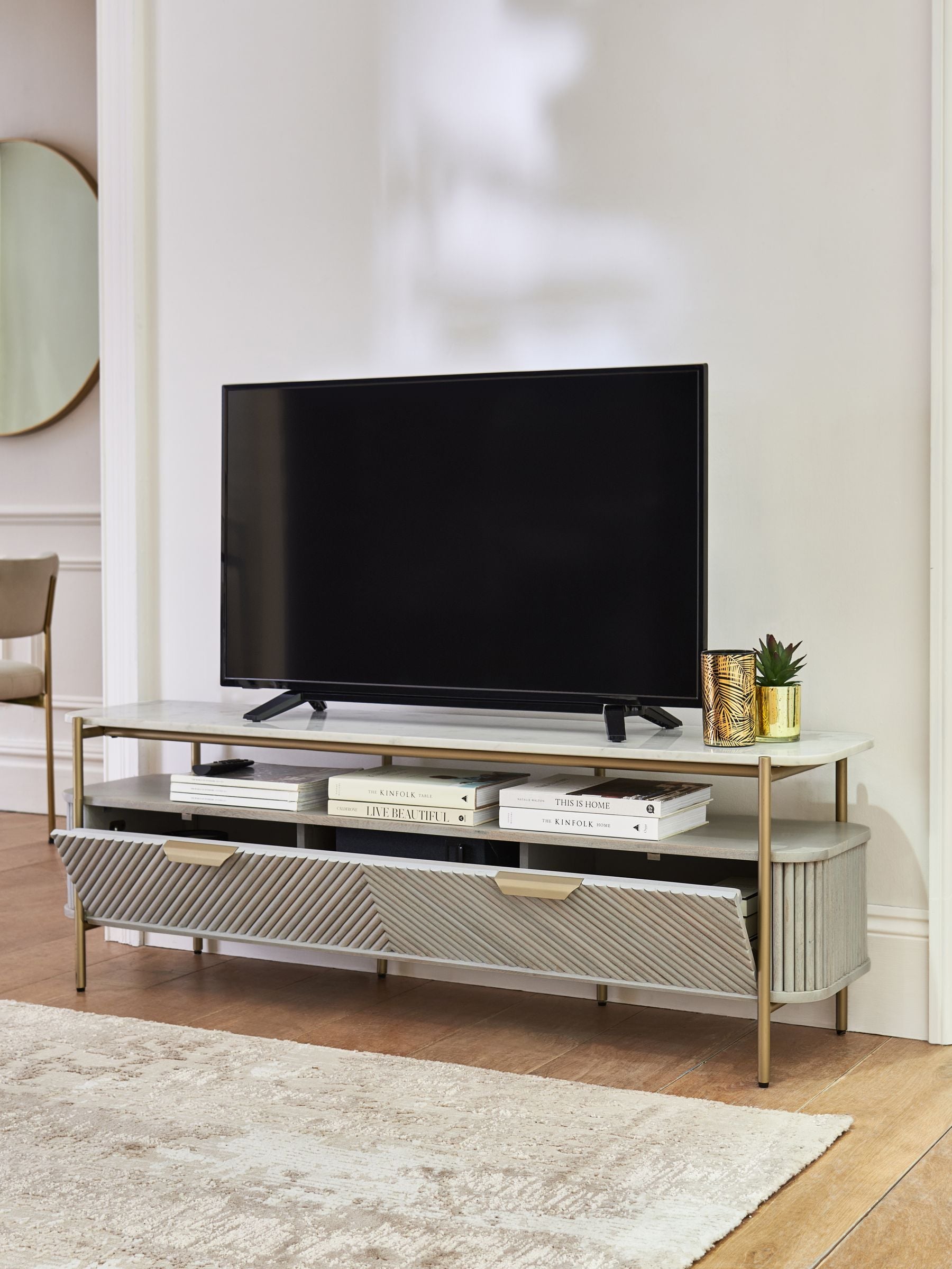 Valencia tv stand store