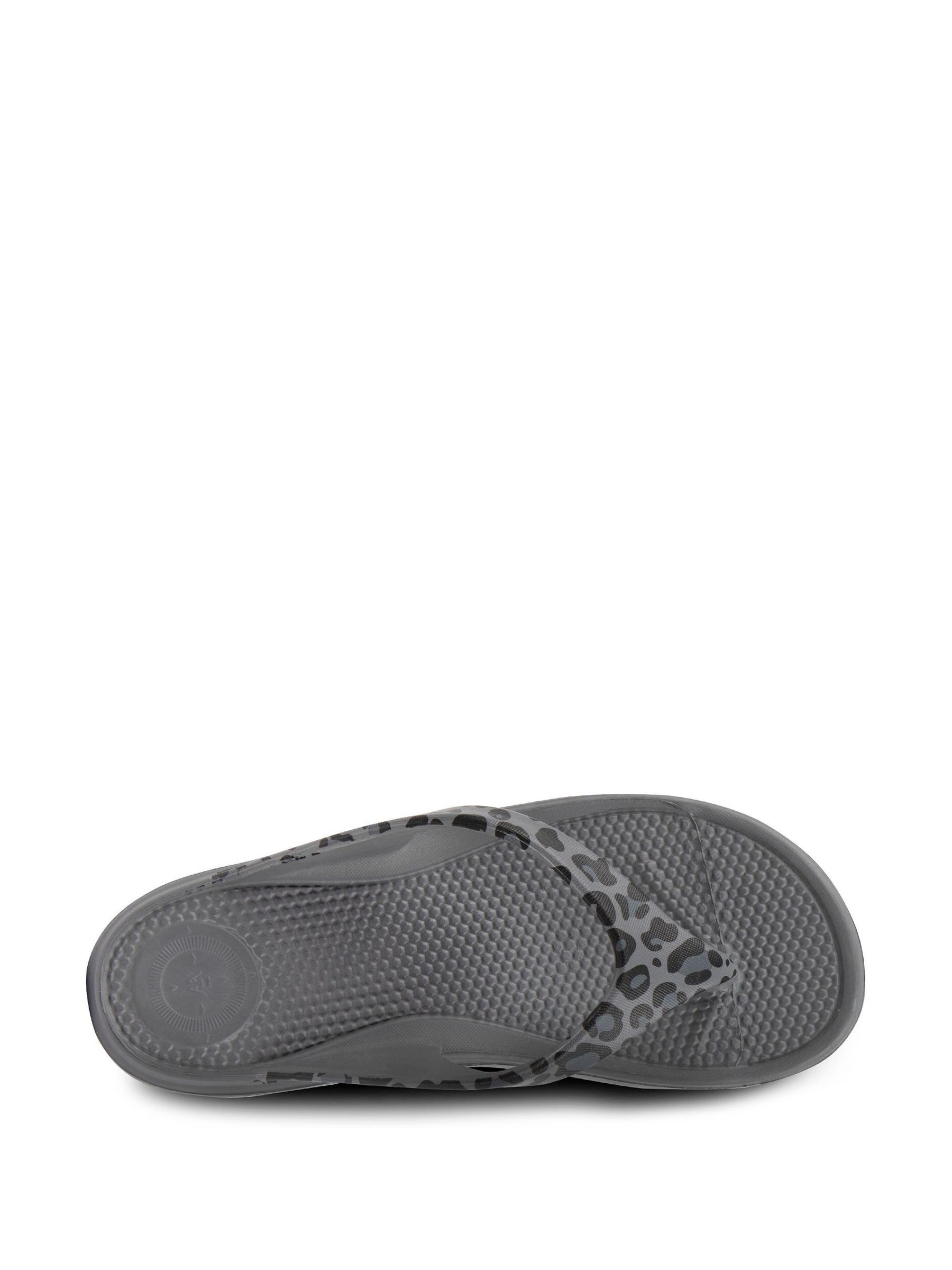 Buy Totes Animal Ladies Solbounce Toe Post Flip Flops Sandals from the ...