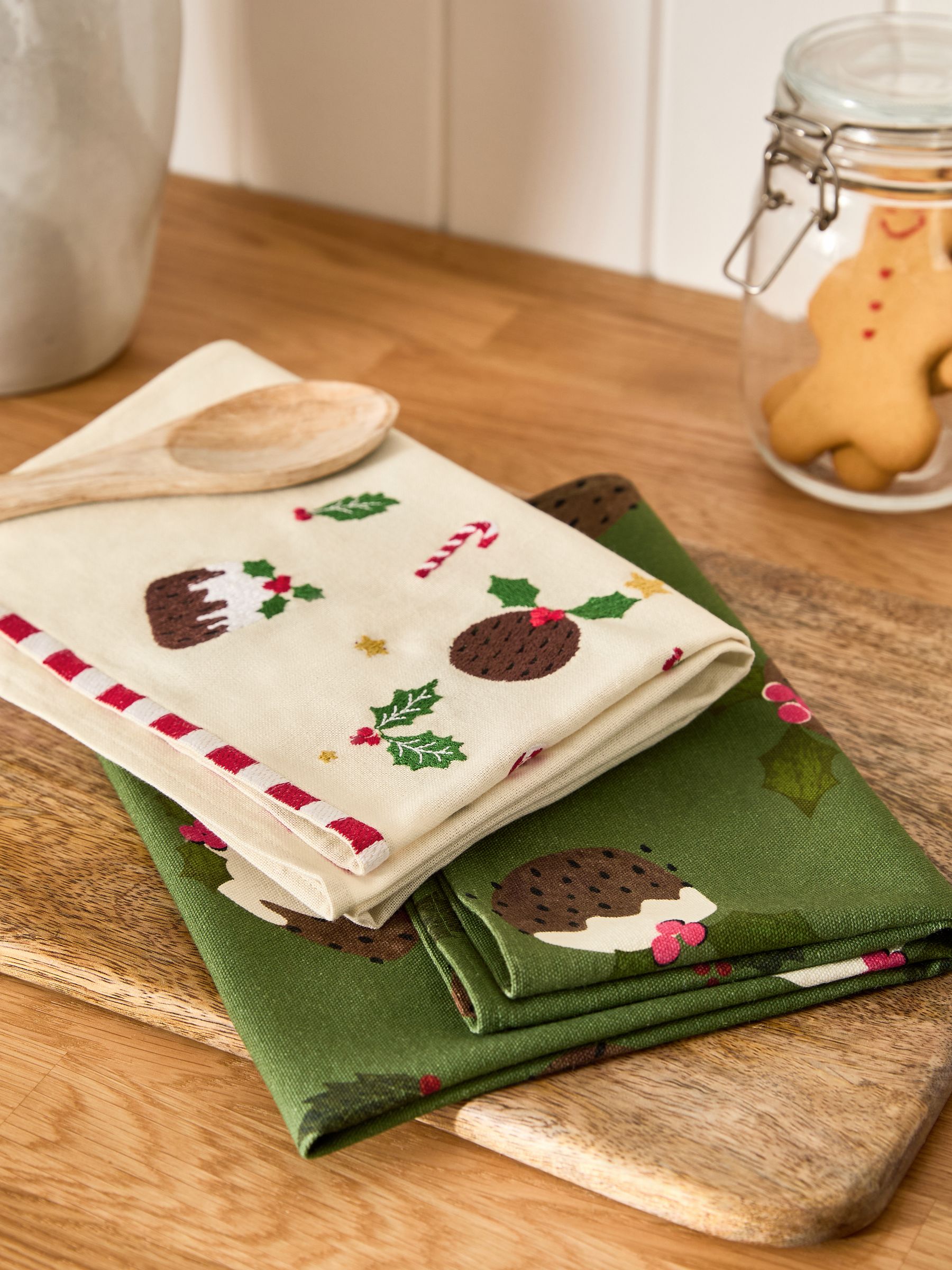 Buy Set of 2 Green Christmas Pudding Tea 100% Cotton Towels from the ...