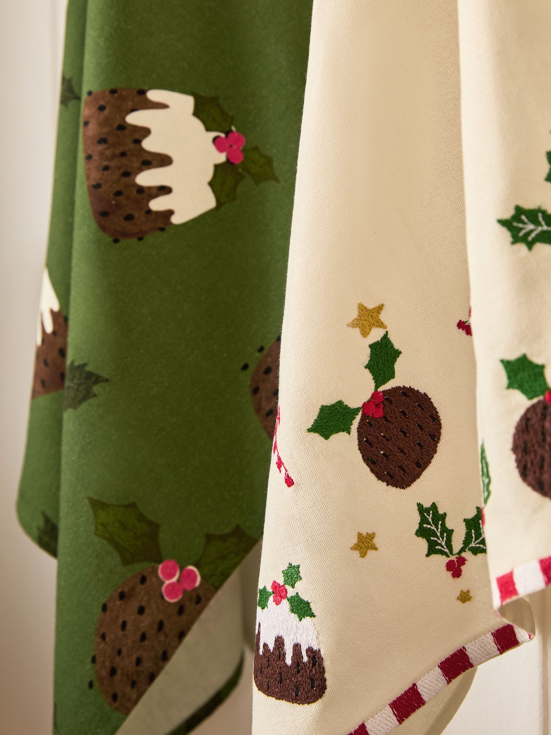 Buy Set of 2 Green Christmas Pudding Tea 100% Cotton Towels from the ...
