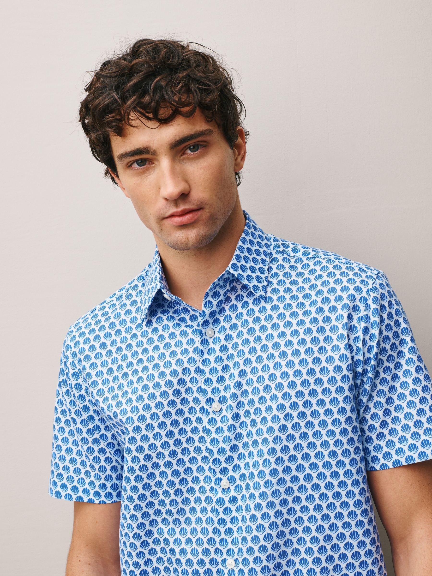 Buy Blue Shell Geometric Regular Fit Cotton Rich Easy Care Print Smart ...