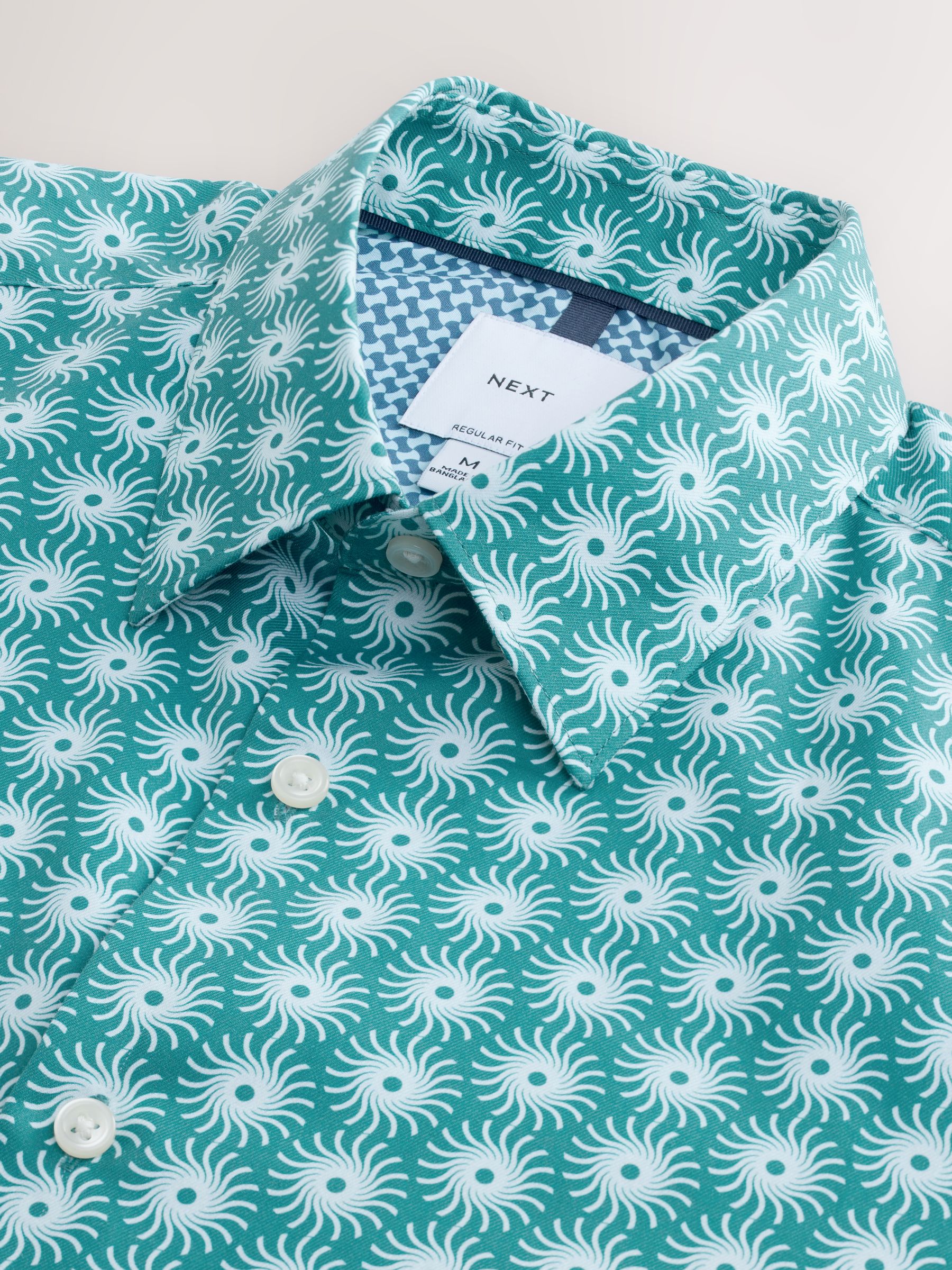 Buy Green Sun Geometric Regular Fit Cotton Rich Easy Care Print Smart ...