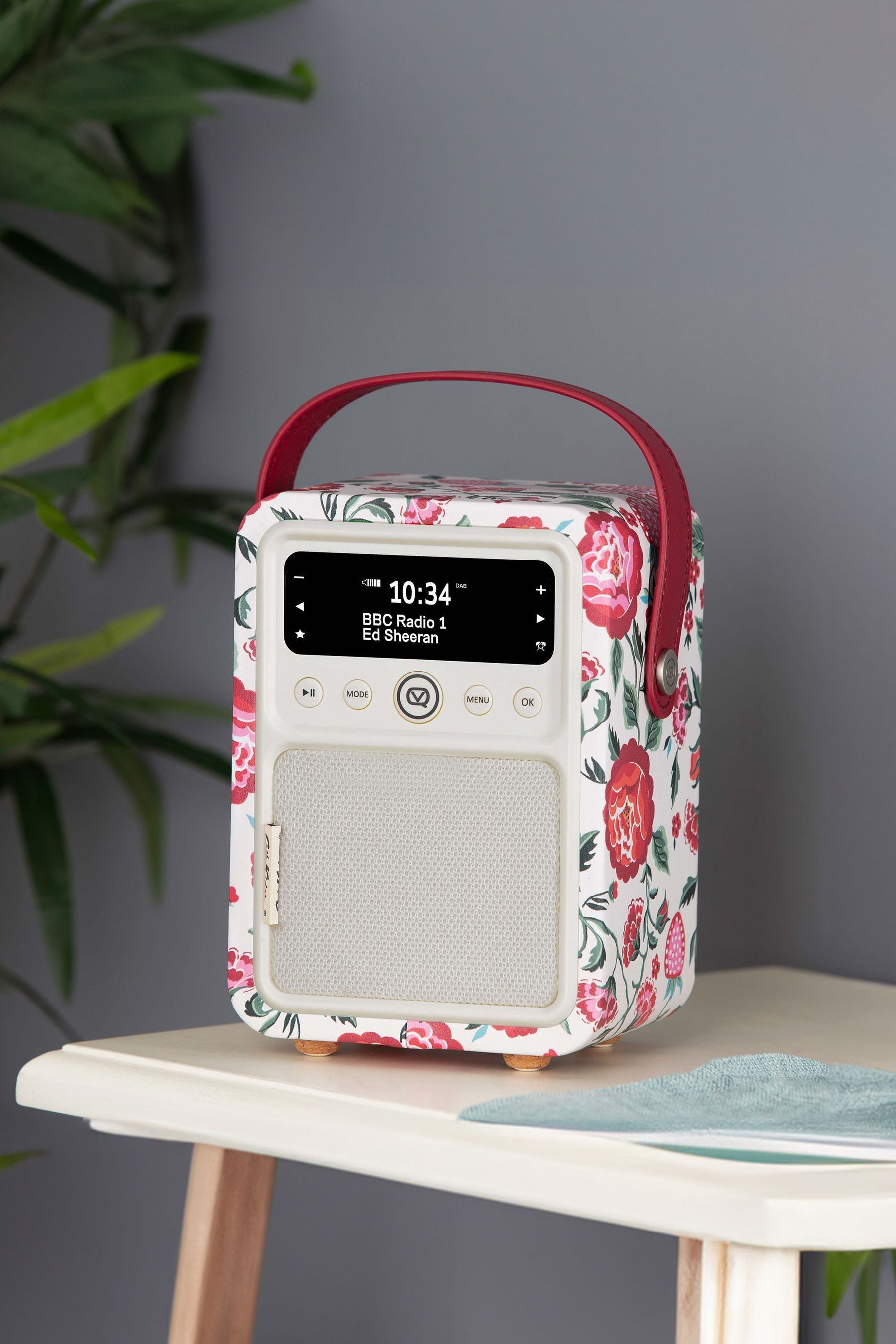 Buy View Quest Cream Cath Kidston Strawberry Garden VQ Monty DAB Radio ...