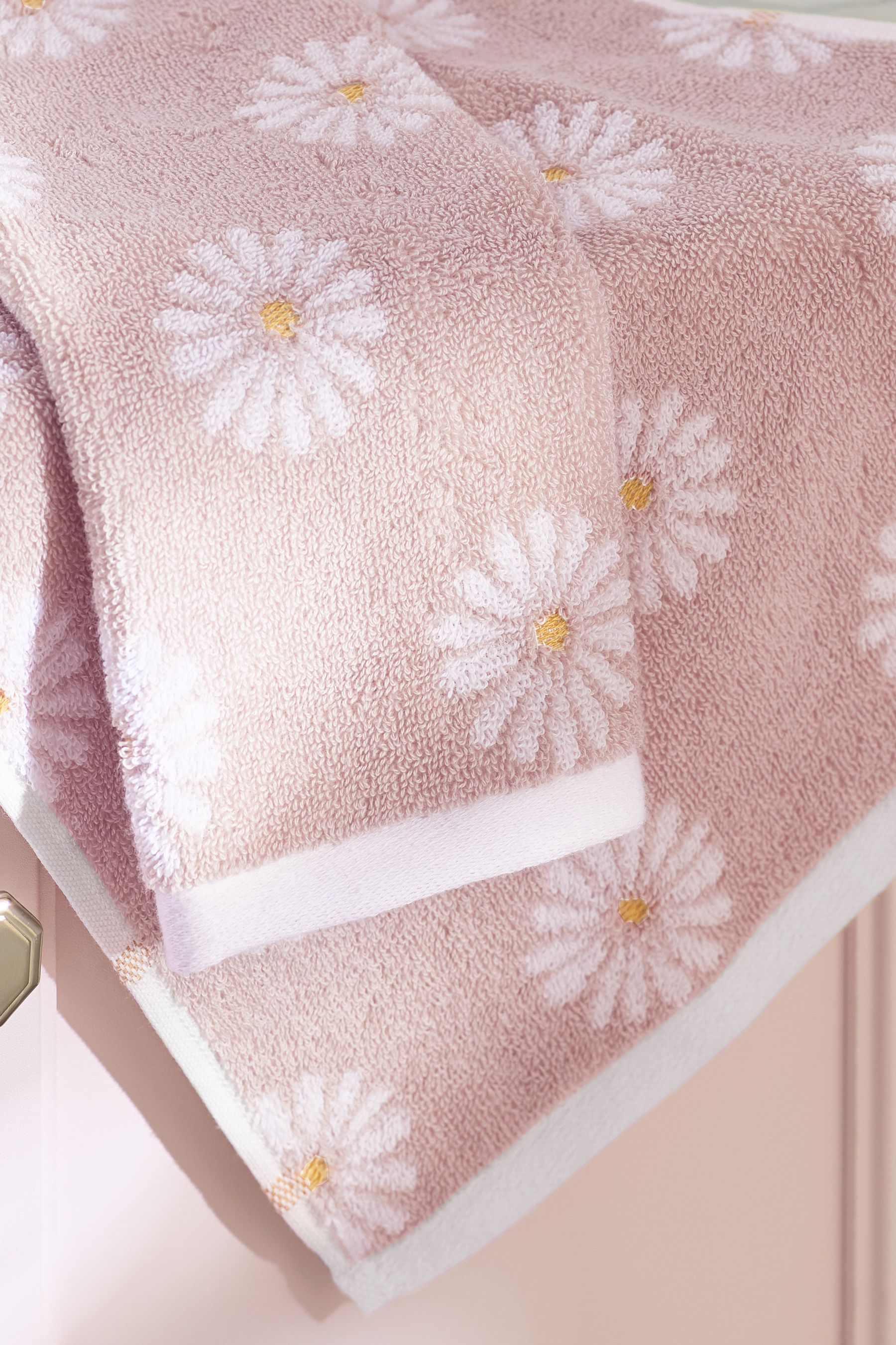 Buy Set of 2 Pink 100% Cotton Daisy Face Cloths from the Next UK online ...