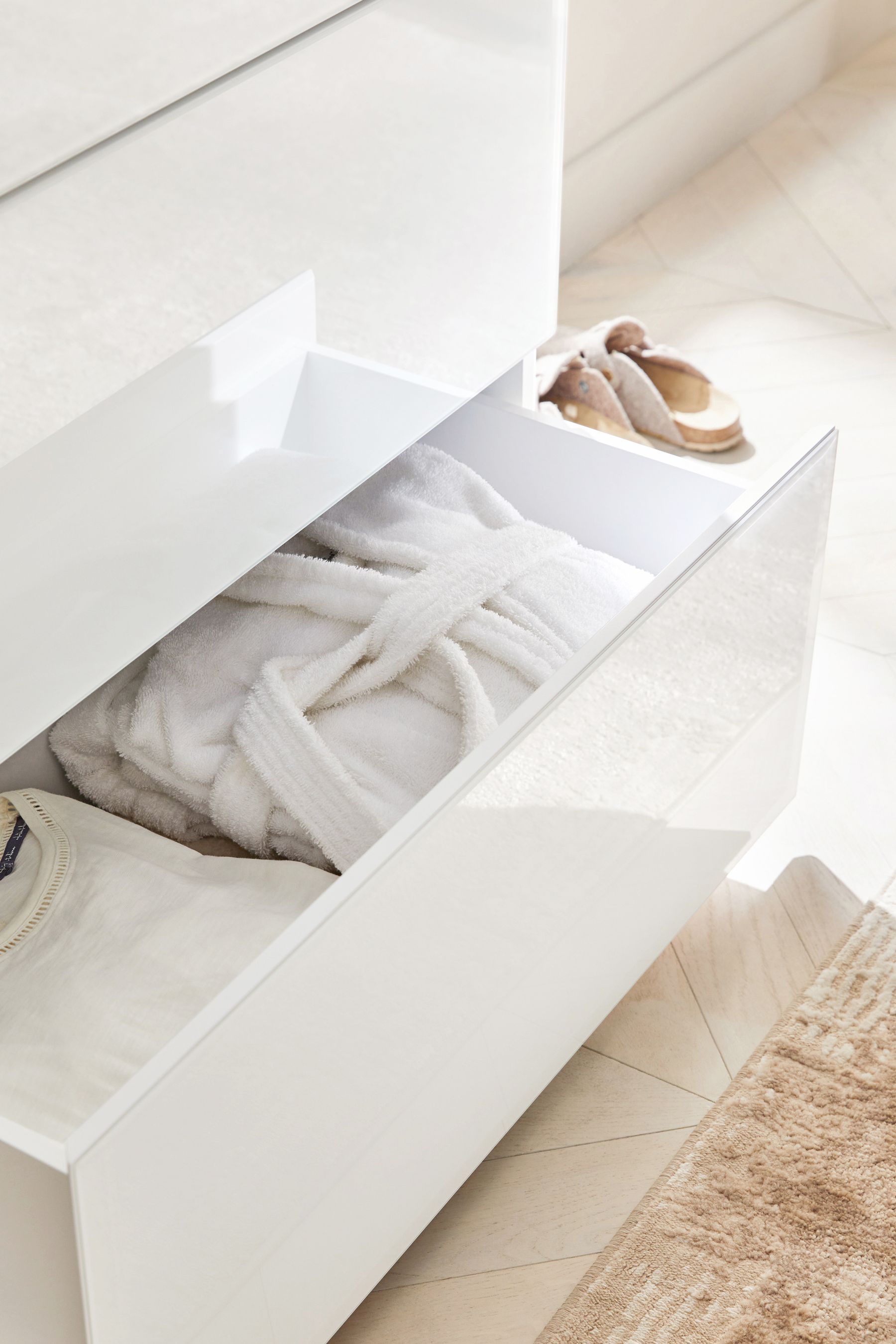 Buy White Sloane Sloane Glass 5 Drawer Tall Collection 4 Drawer Luxe ...