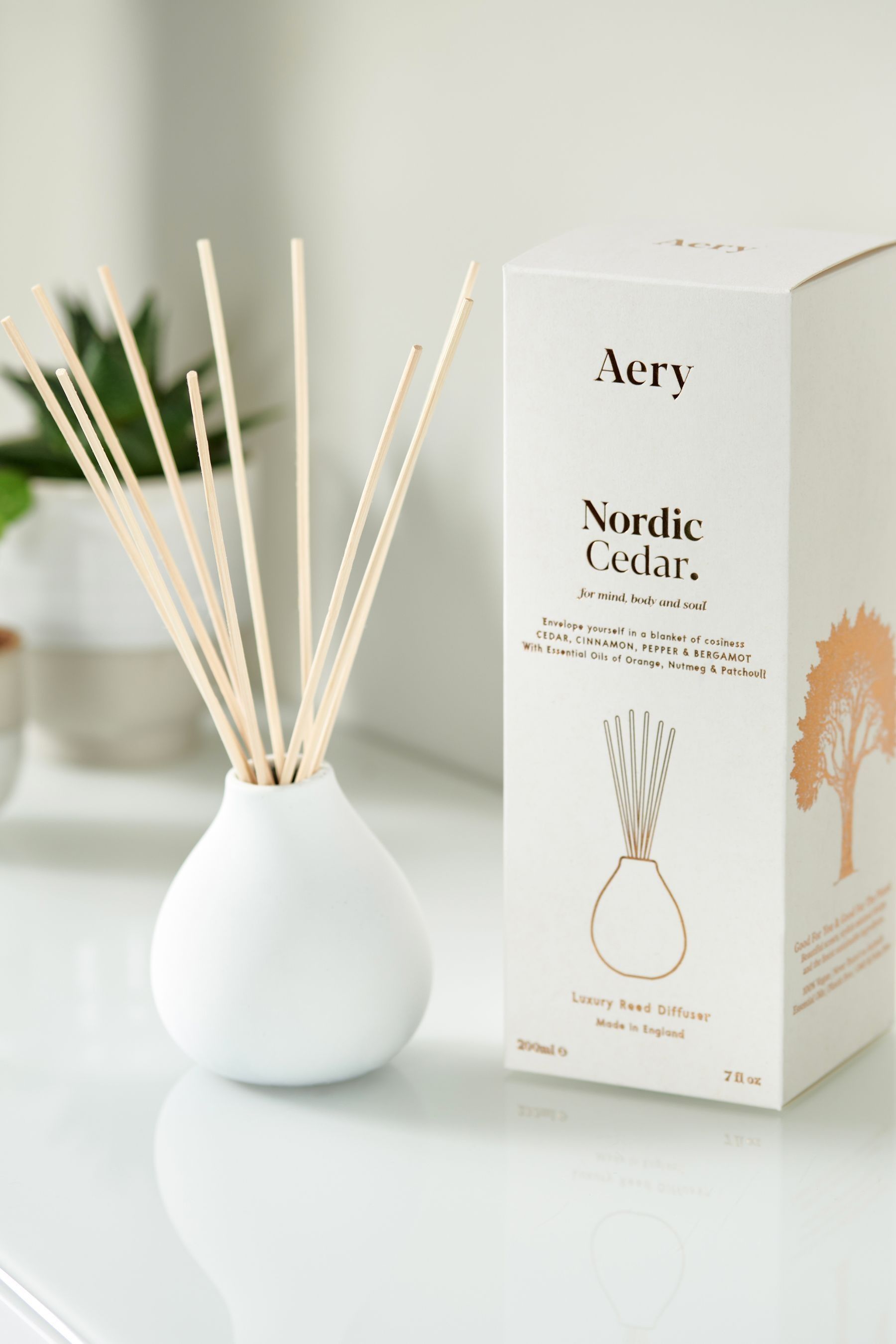 Buy Aery Nordic Cedar 200ml Ceramic Diffuser from the Next UK online shop